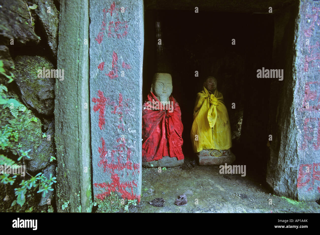 stone figures of Zhen Wu, in a small cave altar, peak 1613 metres high ...
