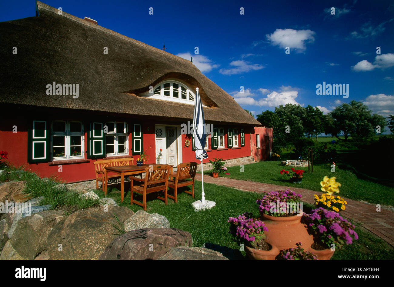 House with Reetdach, Ahrenshoop, Fischland, Mecklenburg-Western ...