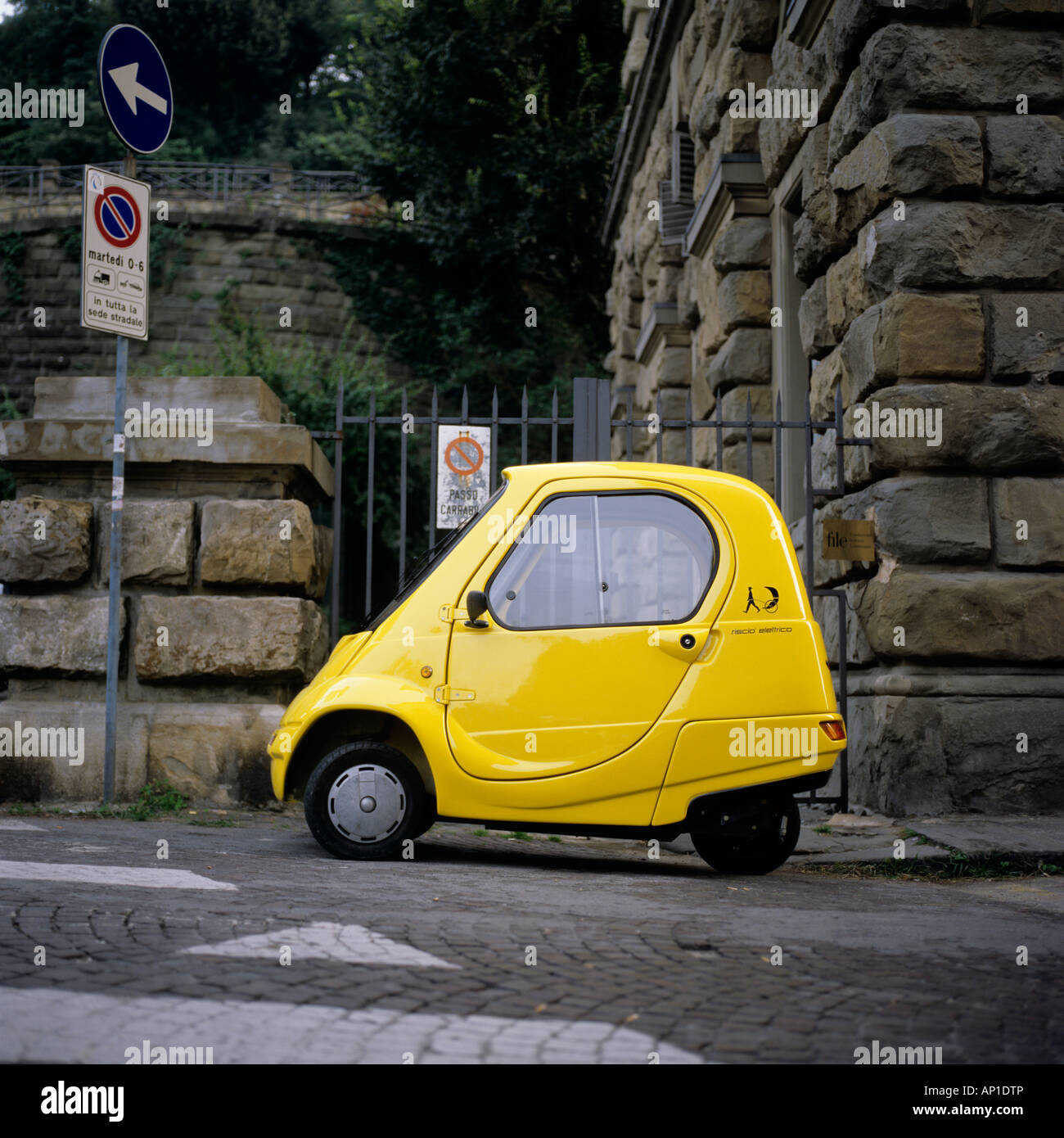 Undersized hi-res stock photography and images - Alamy