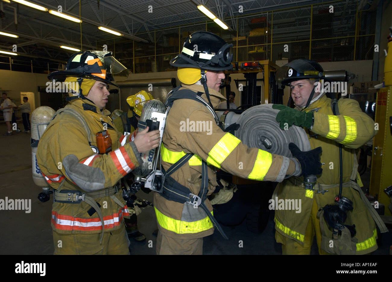 Firefighters training school ladder hi-res stock photography and images ...