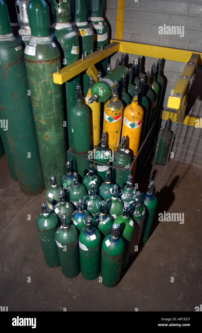 Oxygen filling station hi-res stock photography and images - Alamy