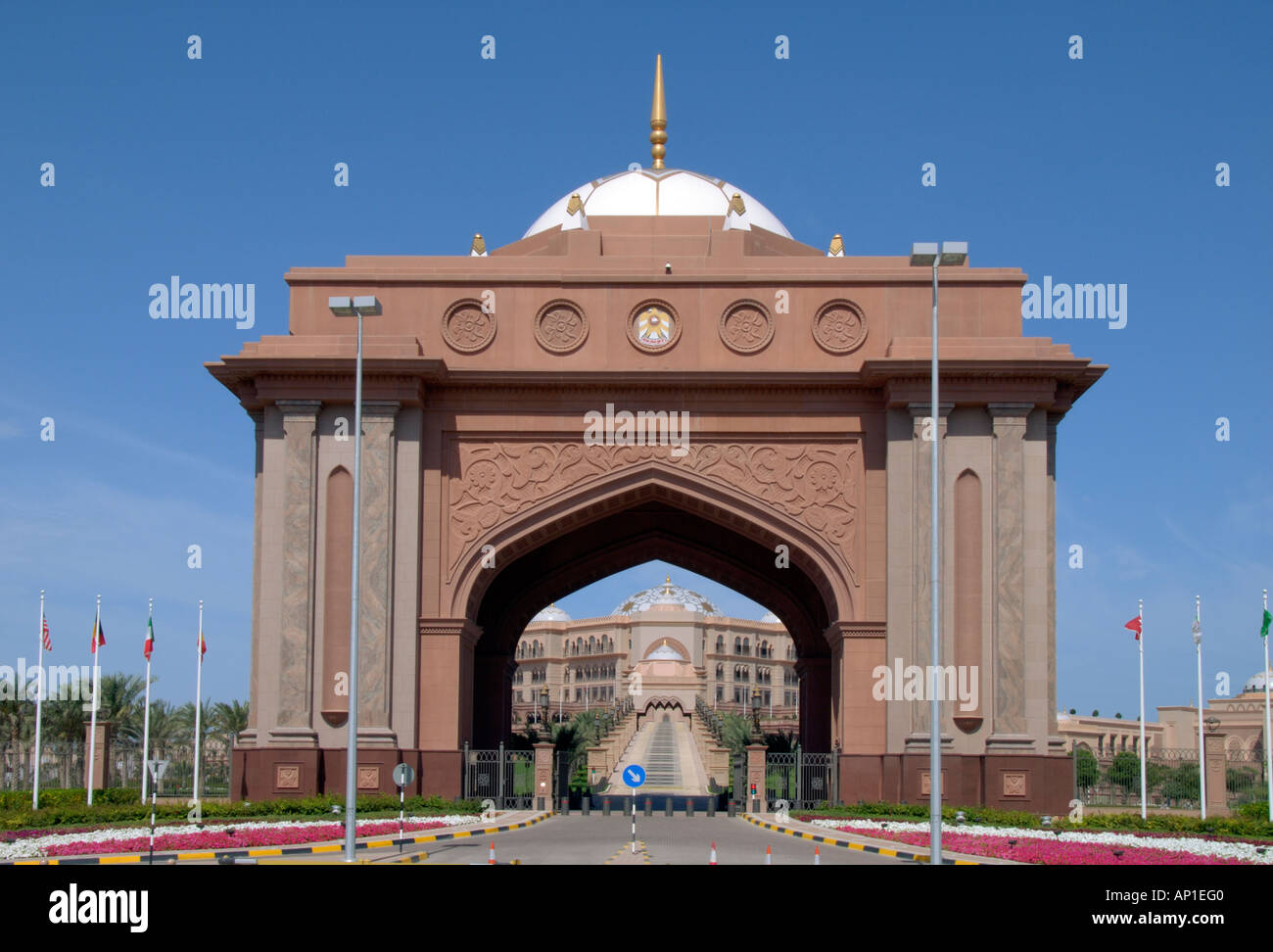 VIP entrance of Emirates Palace Hotel Abu Dhabi UAE Stock Photo - Alamy
