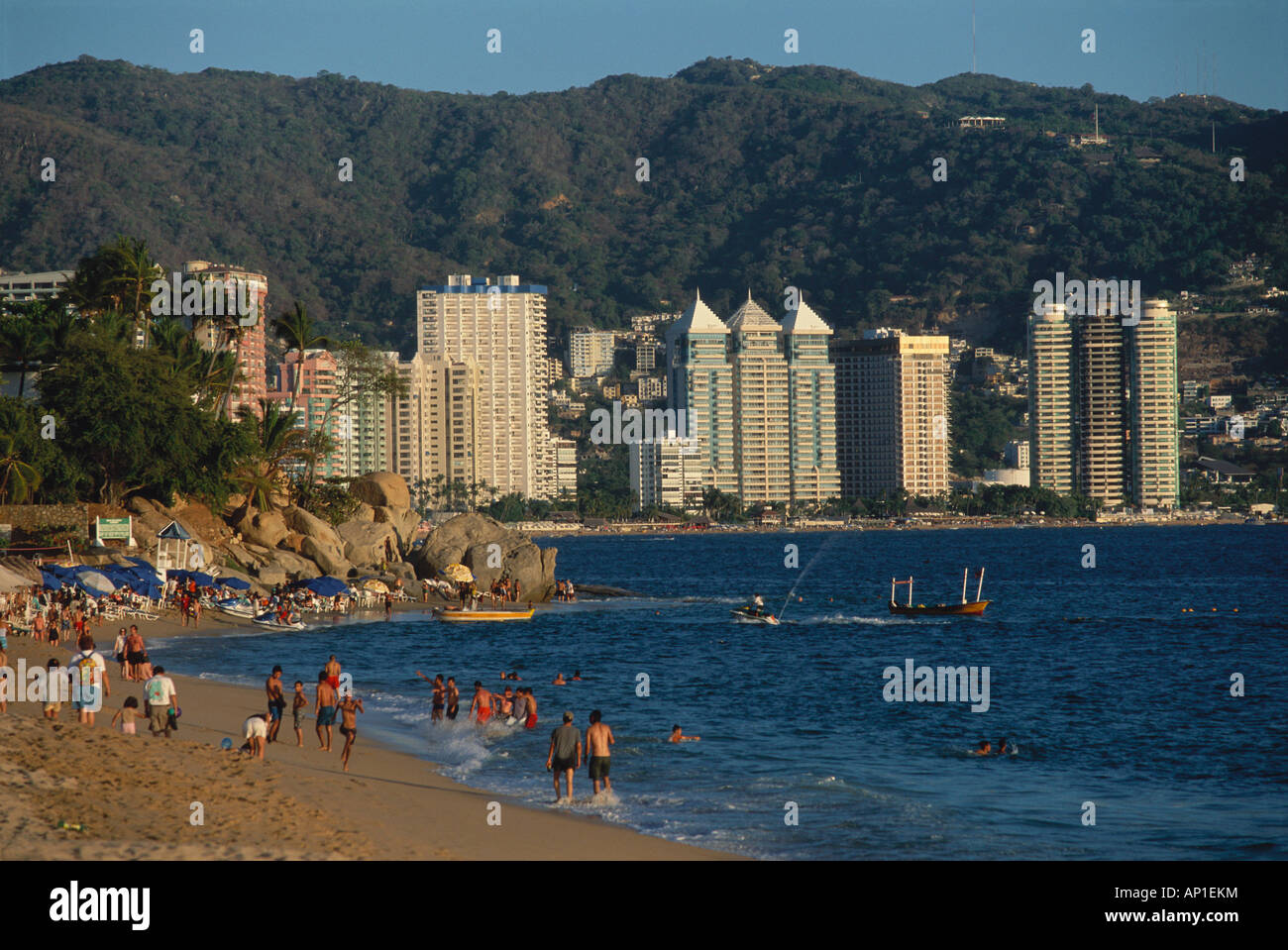Playa condesa acapulco hi-res stock photography and images - Alamy