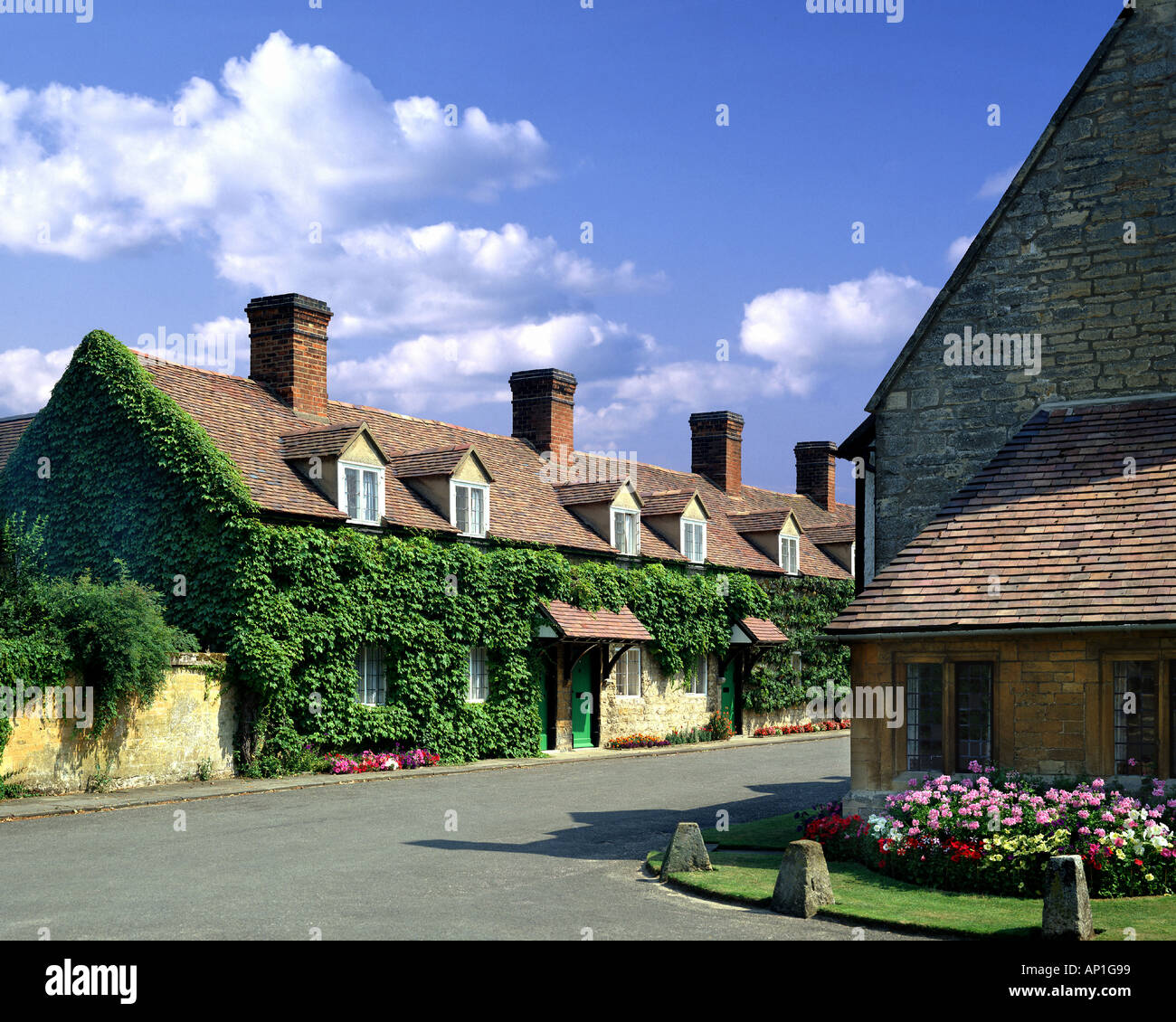 GB - WORCESTERSHIRE: Overbury Village Stock Photo - Alamy
