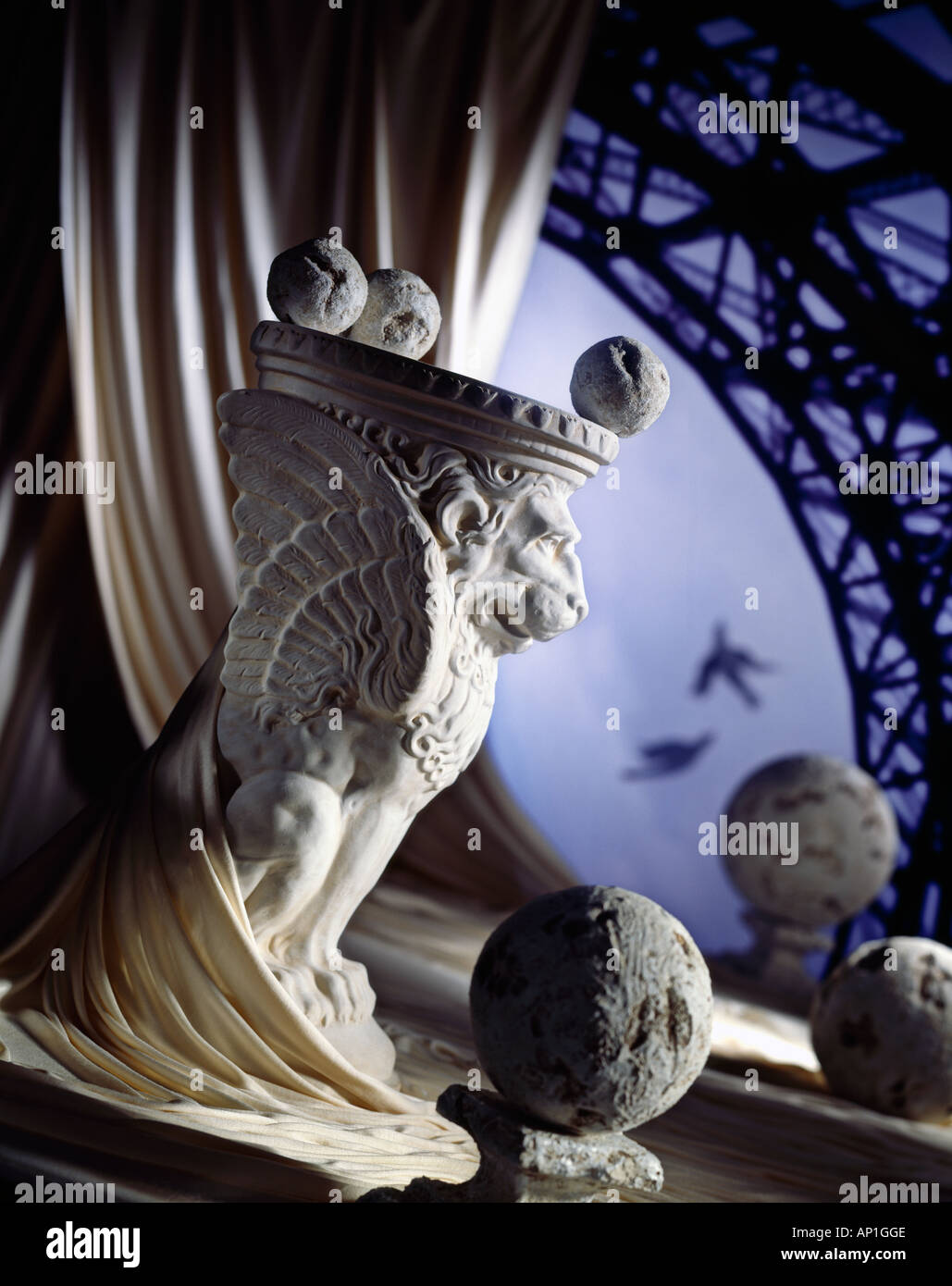 Gryphon lion hi-res stock photography and images - Alamy