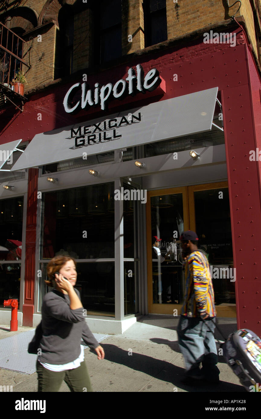 Chipotle restaurant customers hi-res stock photography and images - Alamy