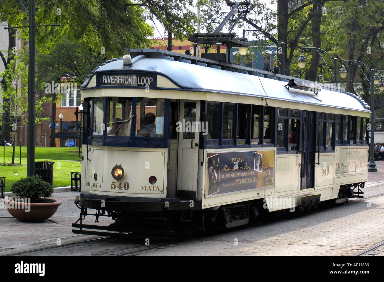 Riverfront streetcar hi-res stock photography and images - Alamy