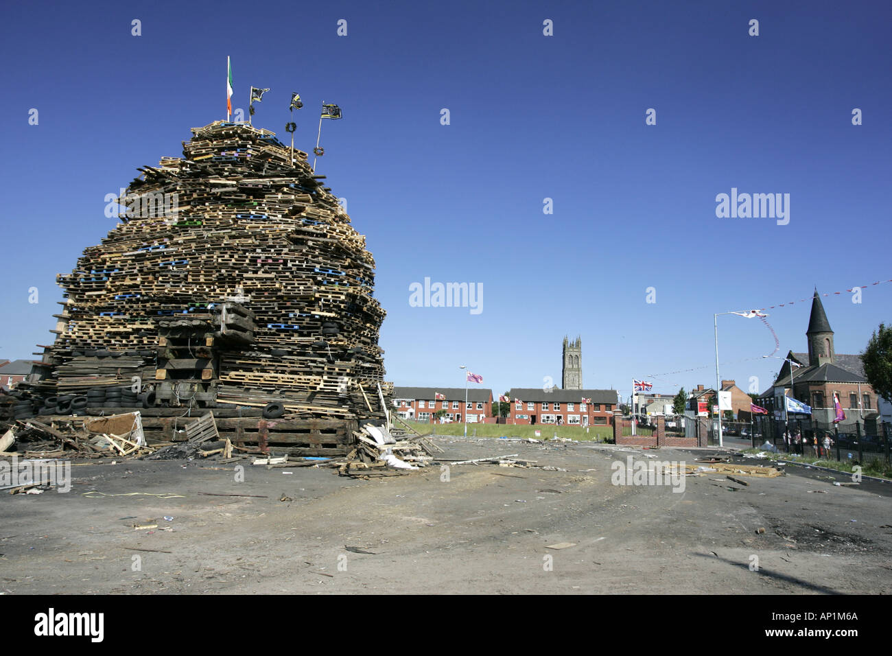loyalist 11th night bonfire built on newtownards road in belfast Stock ...