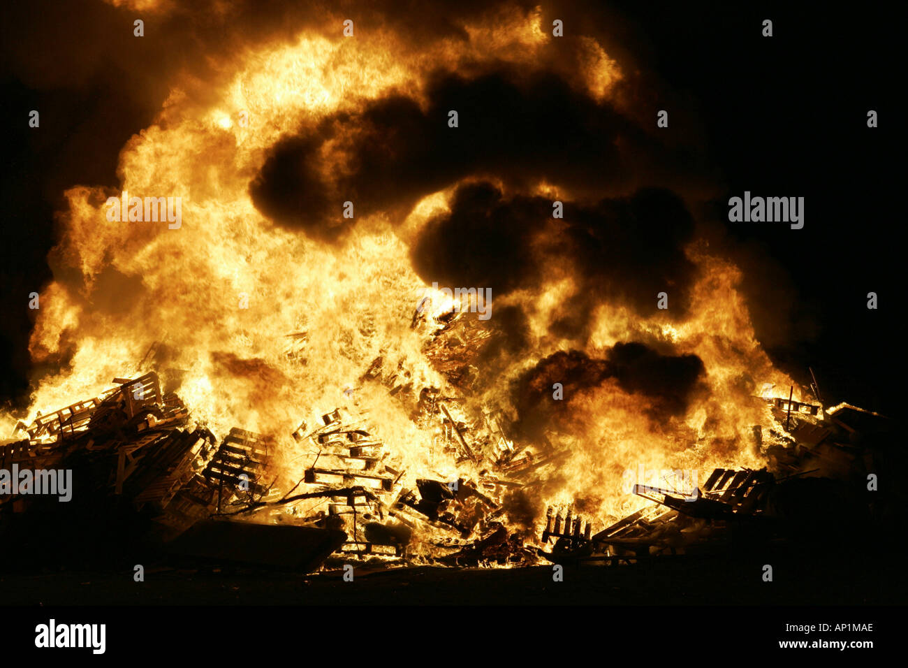 11th night bonfire fire in Monkstown fires are lit to commemorate the ...