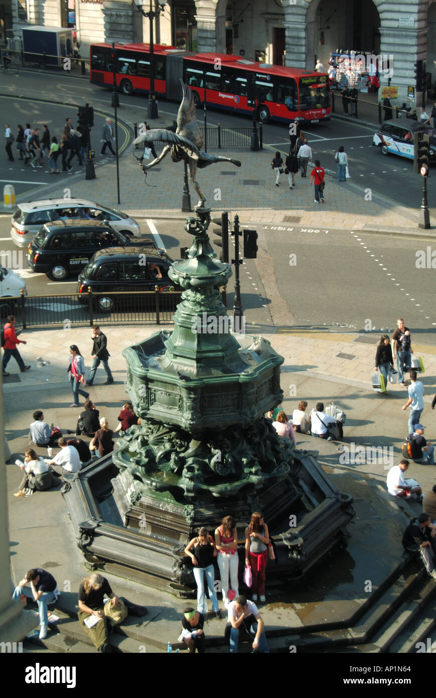 Eros statue Piccadilly Circus Stock Photo - Alamy