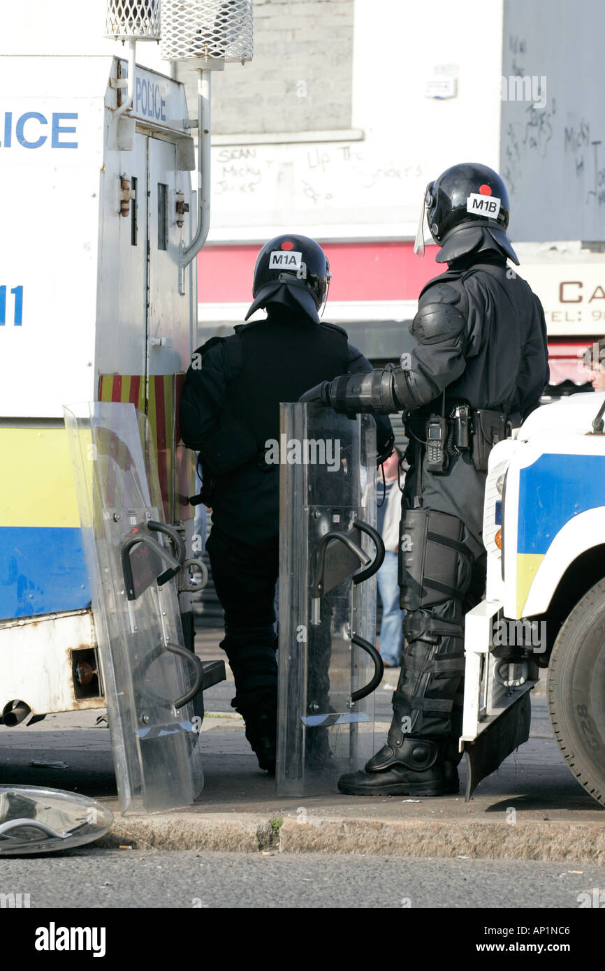 Psni Officers In Riot Gear High Resolution Stock Photography and Images ...