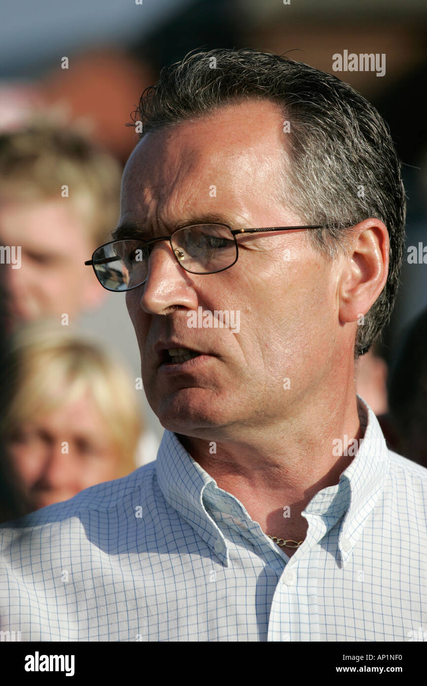 Gerry kelly hi-res stock photography and images - Alamy