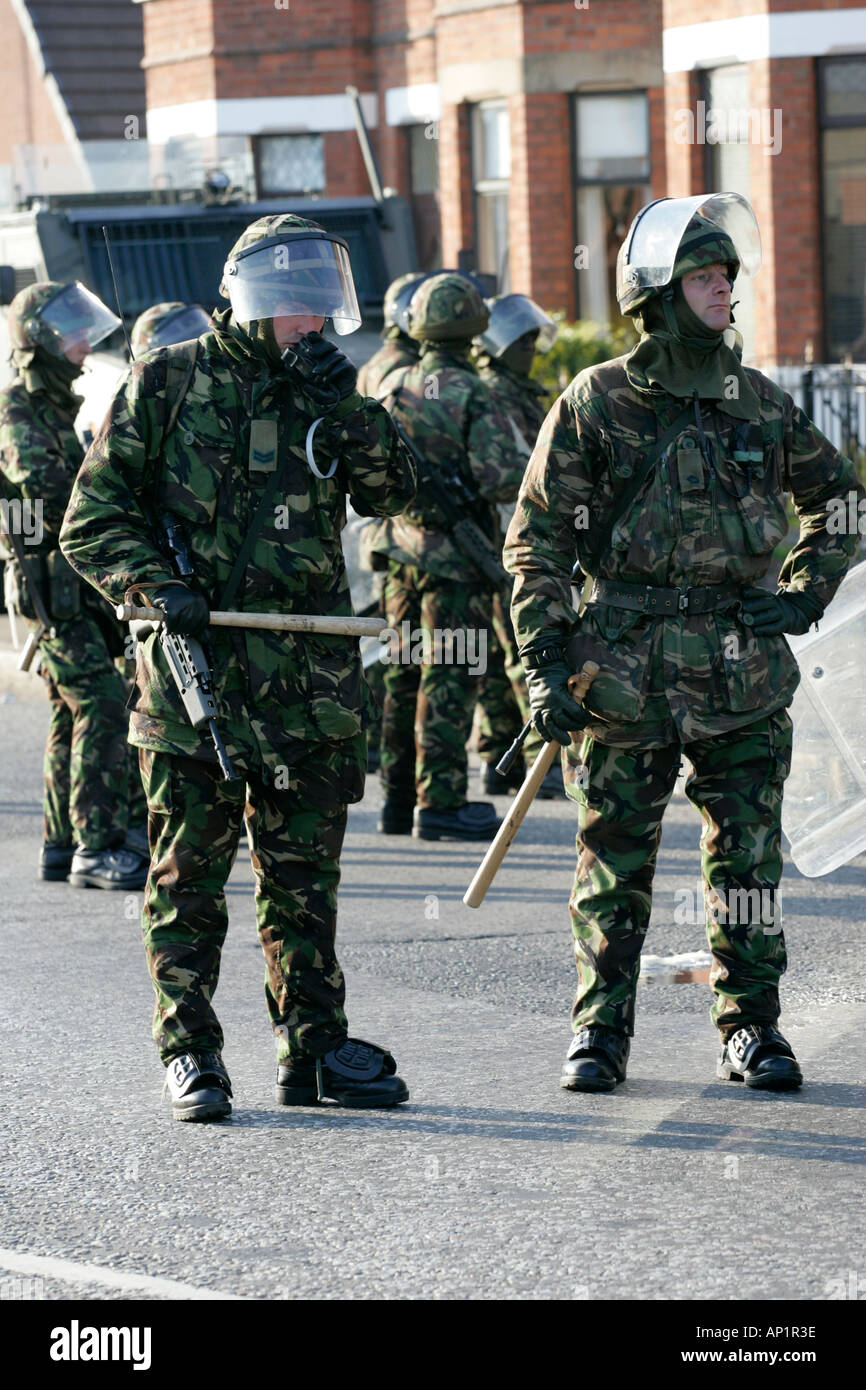 British Army soldiers in riot gear on crumlin road at ardoyne shops ...