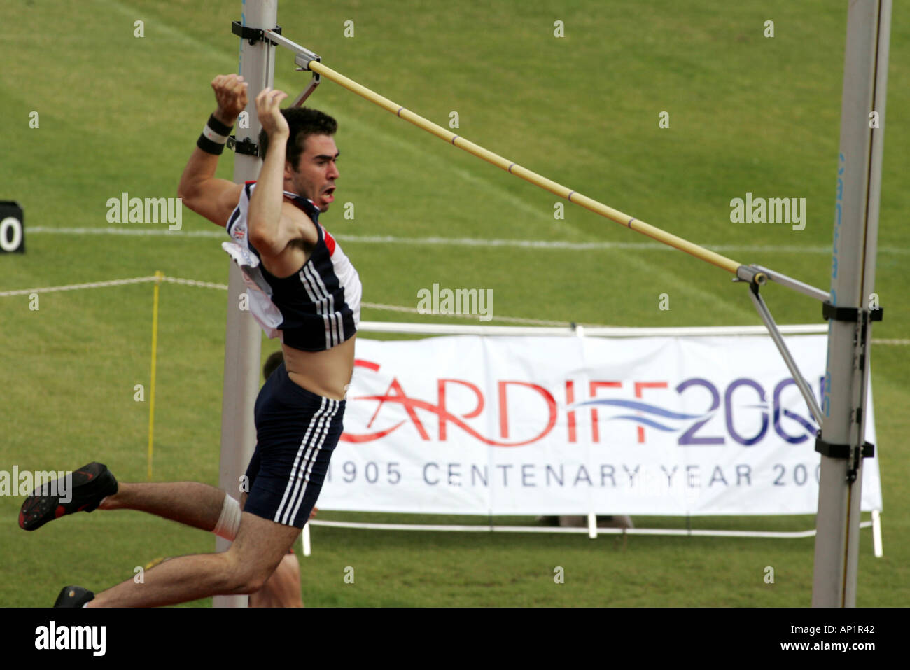 Paul walker pole vault men hi-res stock photography and images - Alamy