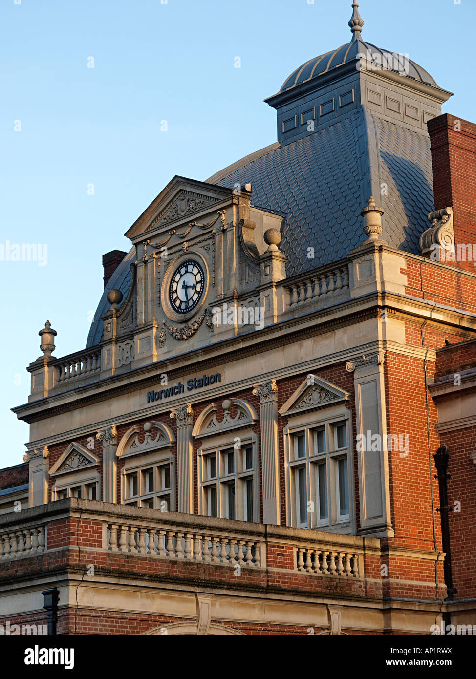 CLOCK AND FACIA OF BUILDING, NORWICH RAILWAY STATION, NORFOLK ENGLAND ...