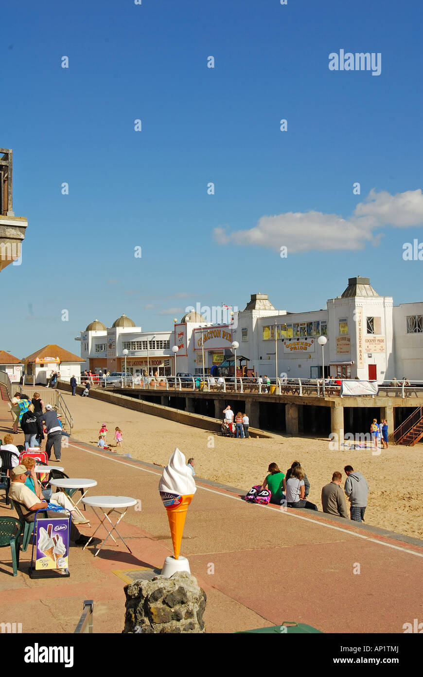 View of the beach and pier at clacton on sea hi-res stock photography ...