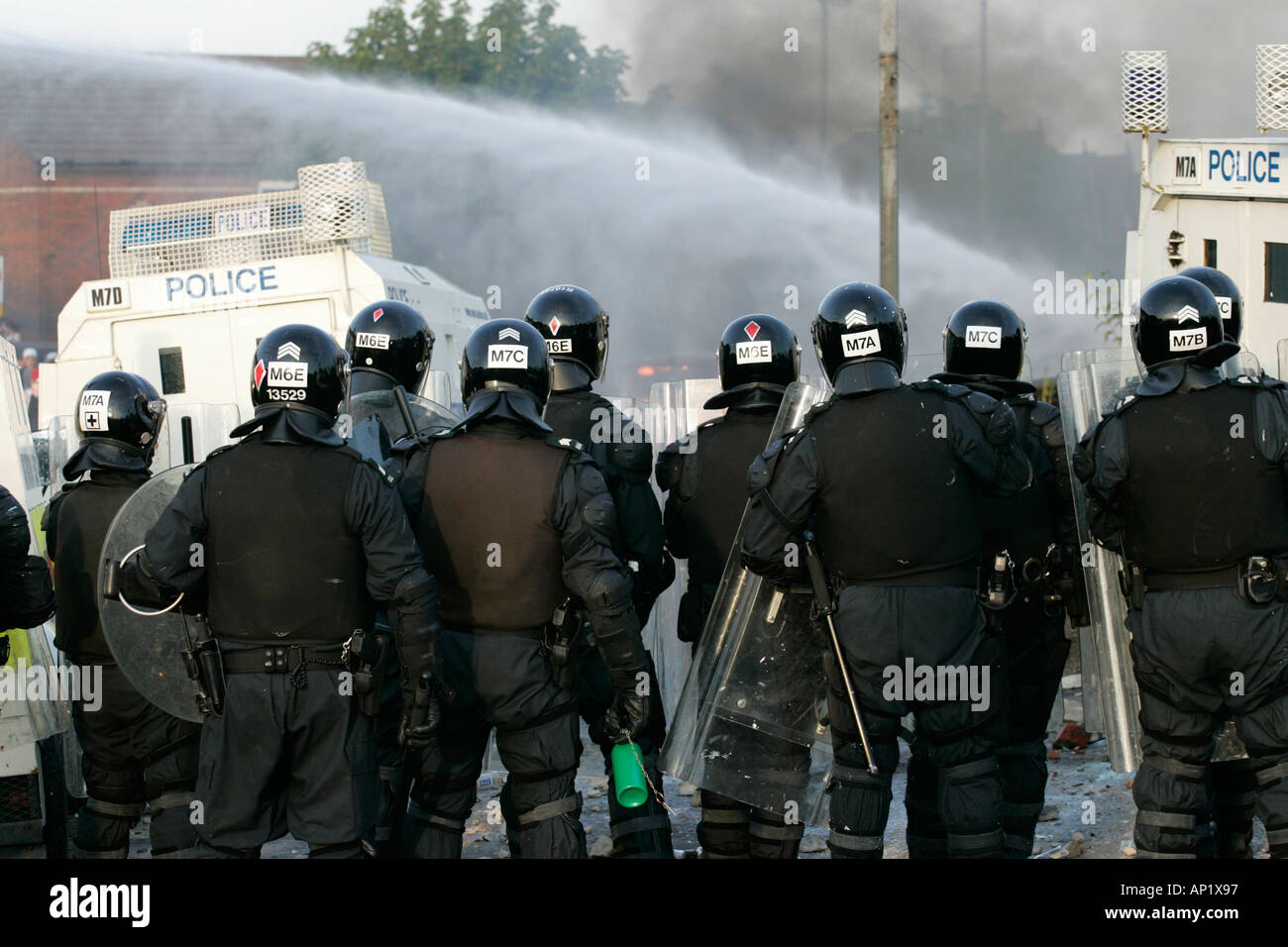 Psni water cannon hi-res stock photography and images - Alamy