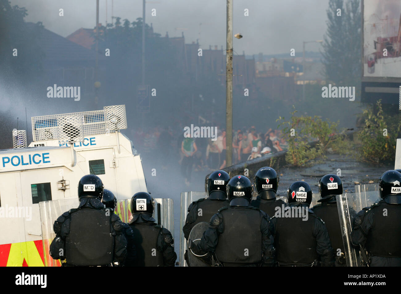 Psni riot police officers line hi-res stock photography and images - Alamy