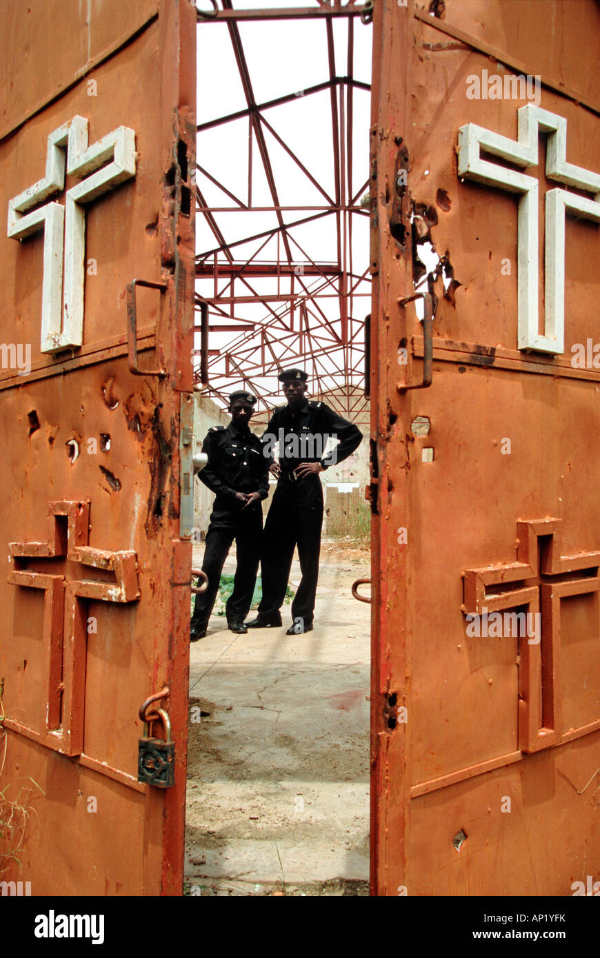 Zerstoert clash destruction civilisation of religion conflict borno ...