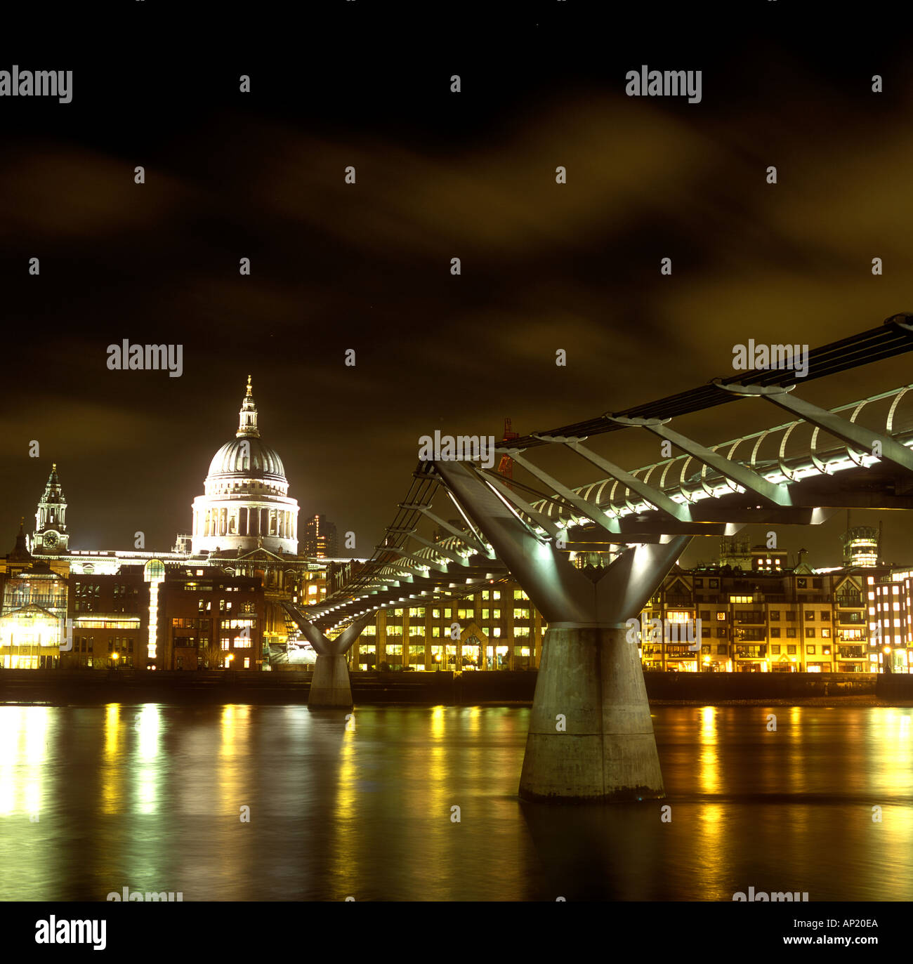 Millenium Bridge London Stock Photo - Alamy