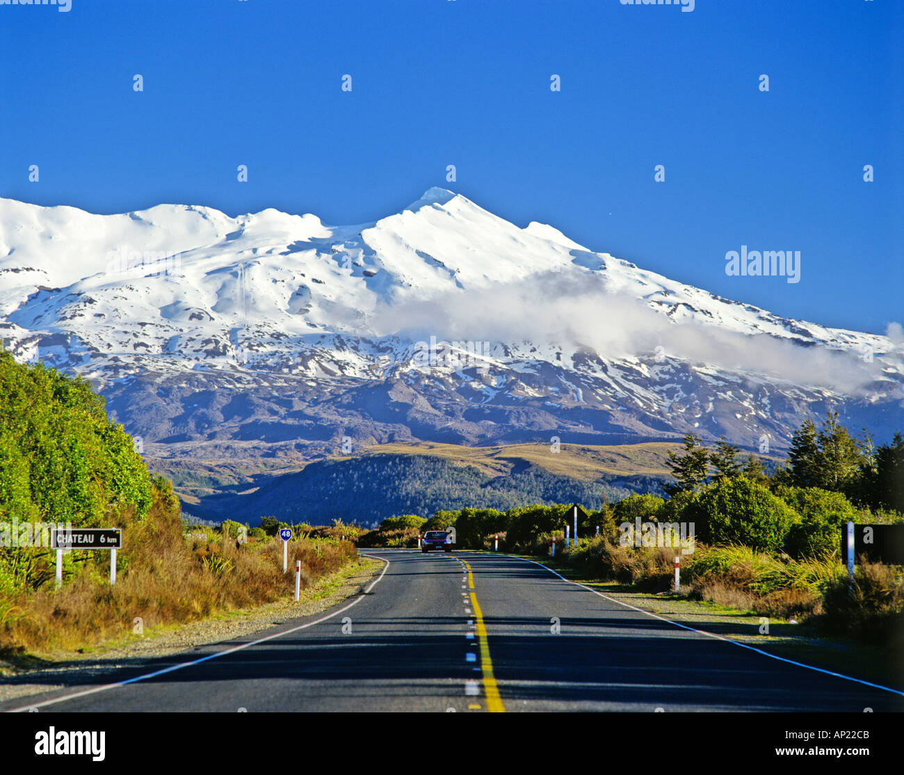 A road to Mount Ruapehu North Island New Zealand Stock Photo - Alamy