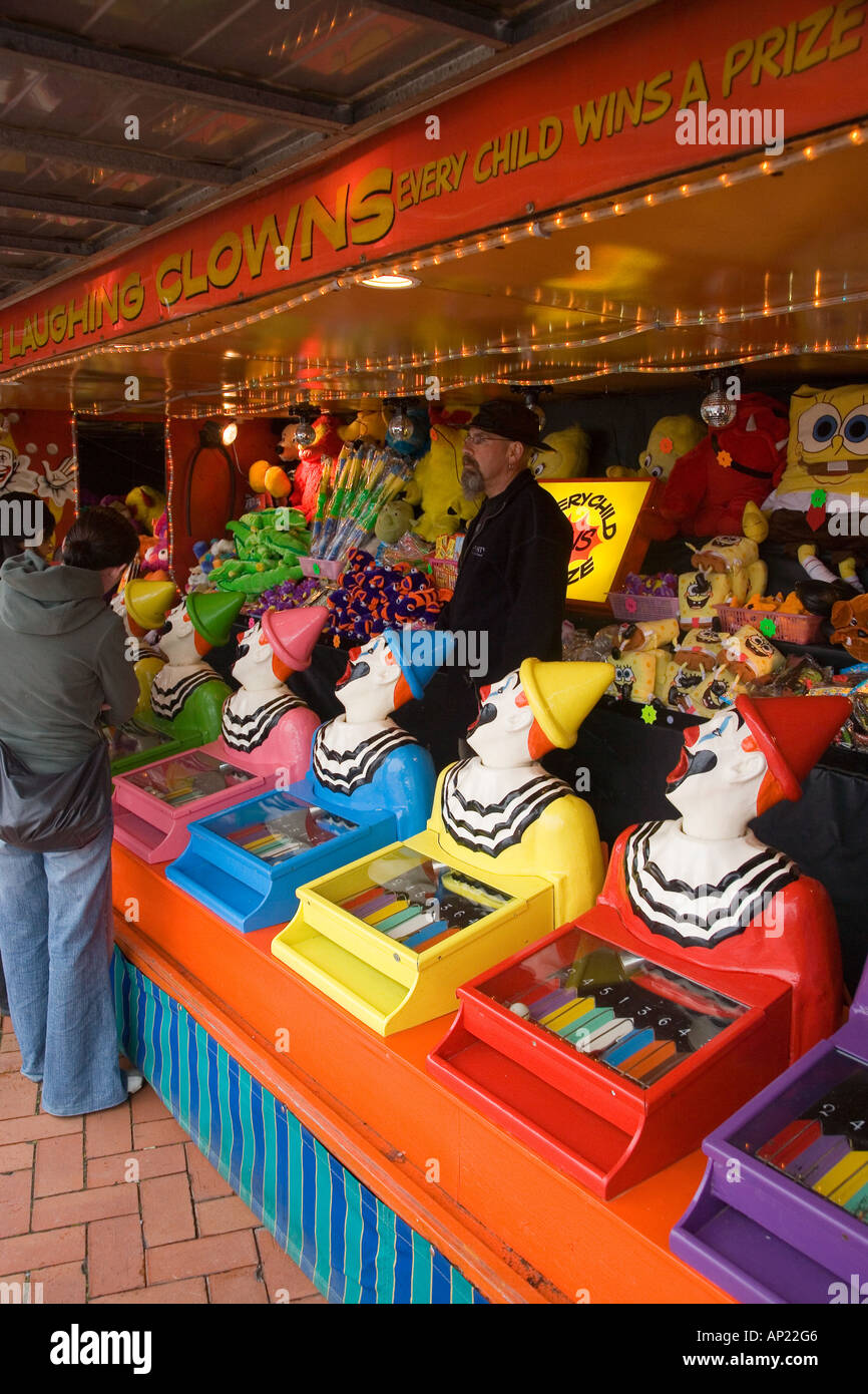 Funfair red yellow sideshow sideshows hi-res stock photography and ...