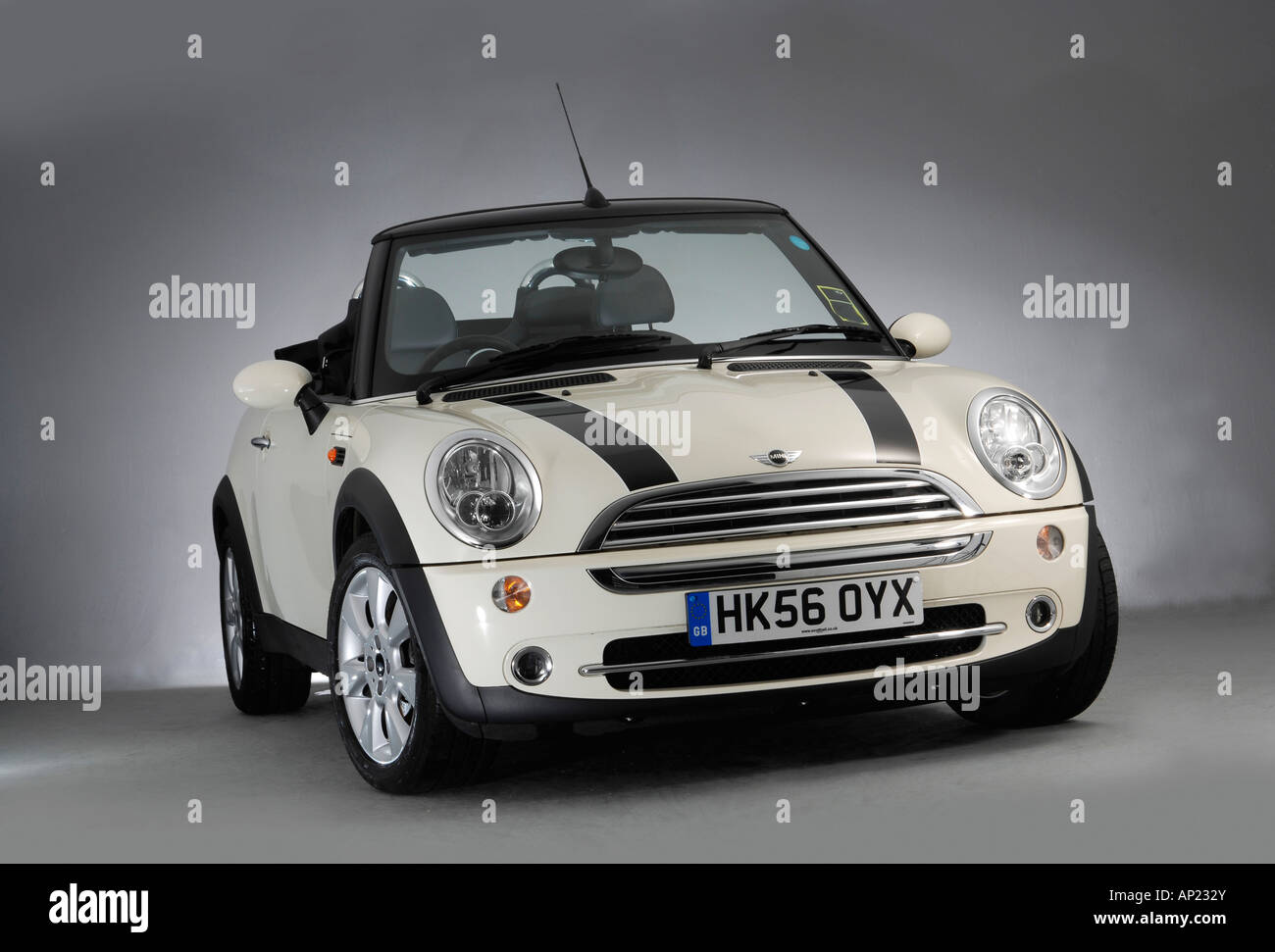 Mini cooper front hi-res stock photography and images - Alamy