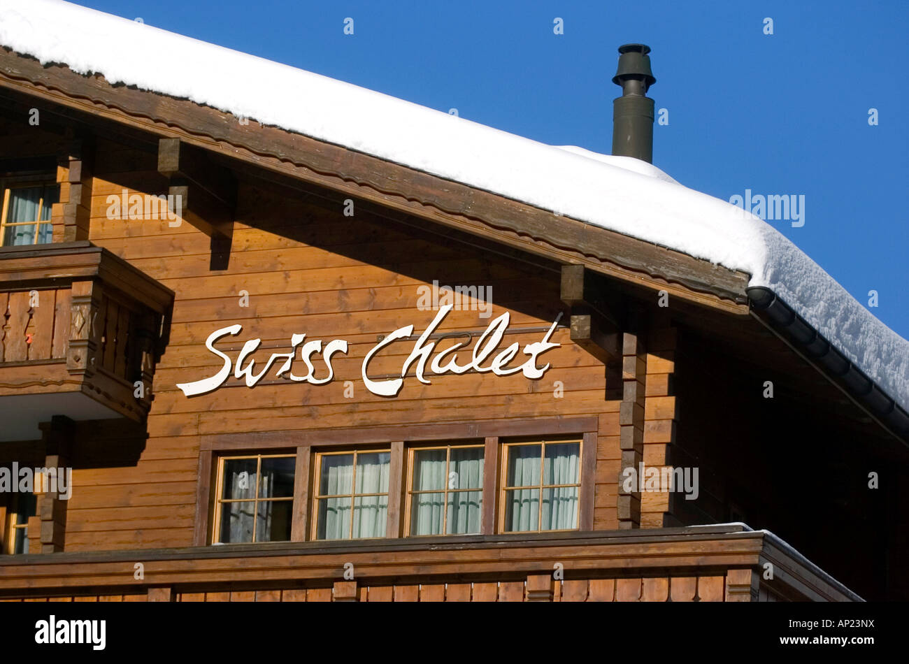 Chalet resort hi-res stock photography and images - Alamy
