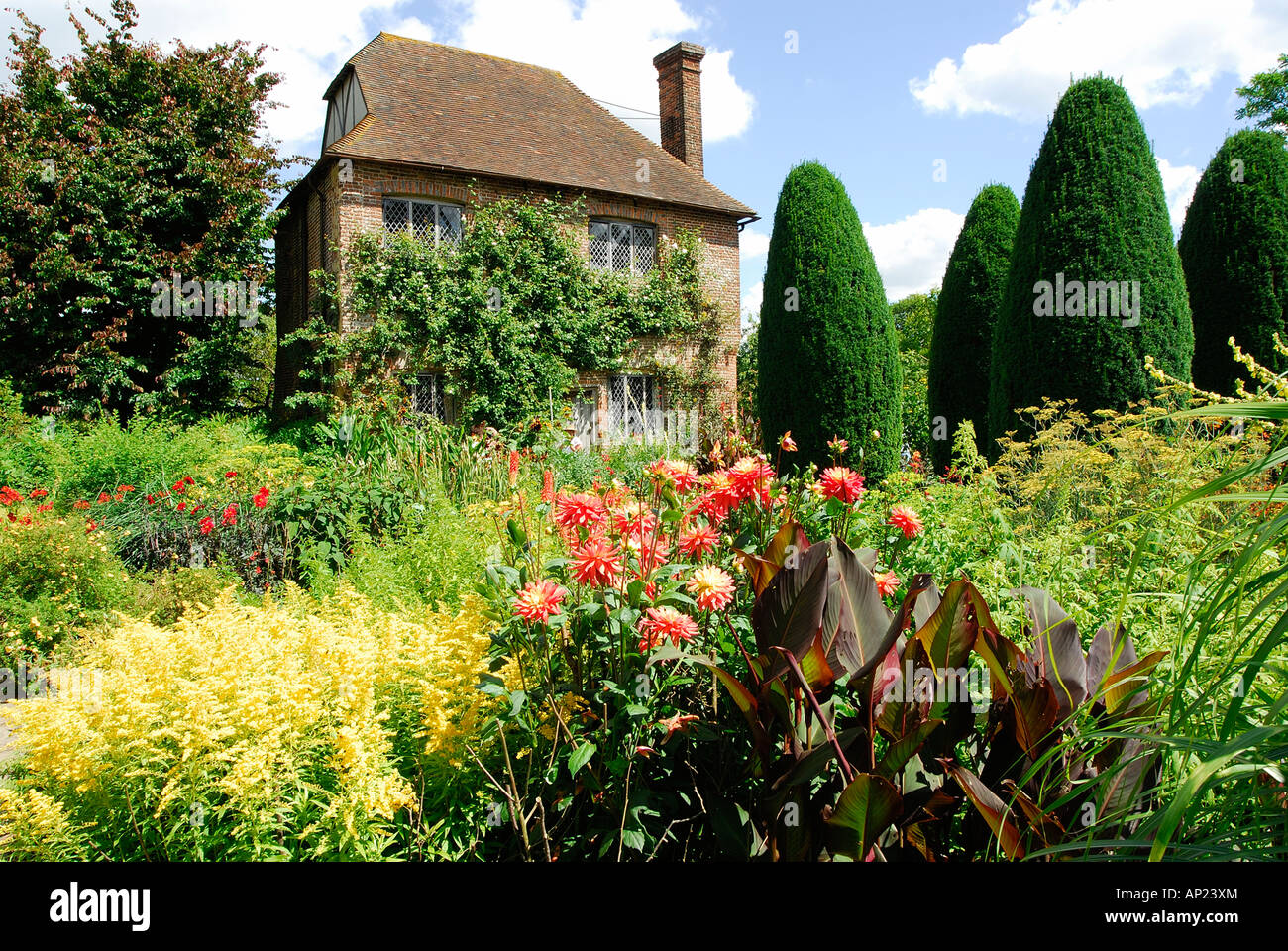 View of The Cottage Garden, Sissinghurst, Kent, UK Stock Photo - Alamy