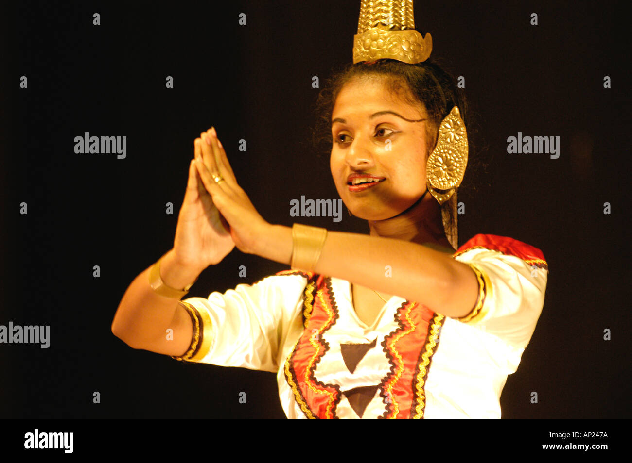 Sri Lanka traditional Kandy Dancers Stock Photo - Alamy