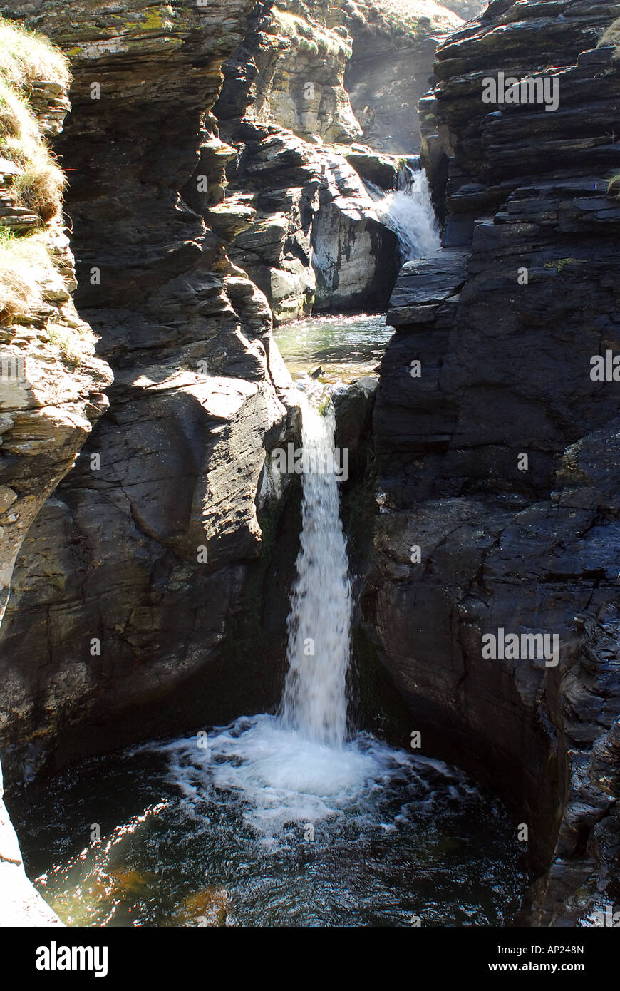 Rocky valley near boscastle hi-res stock photography and images - Alamy
