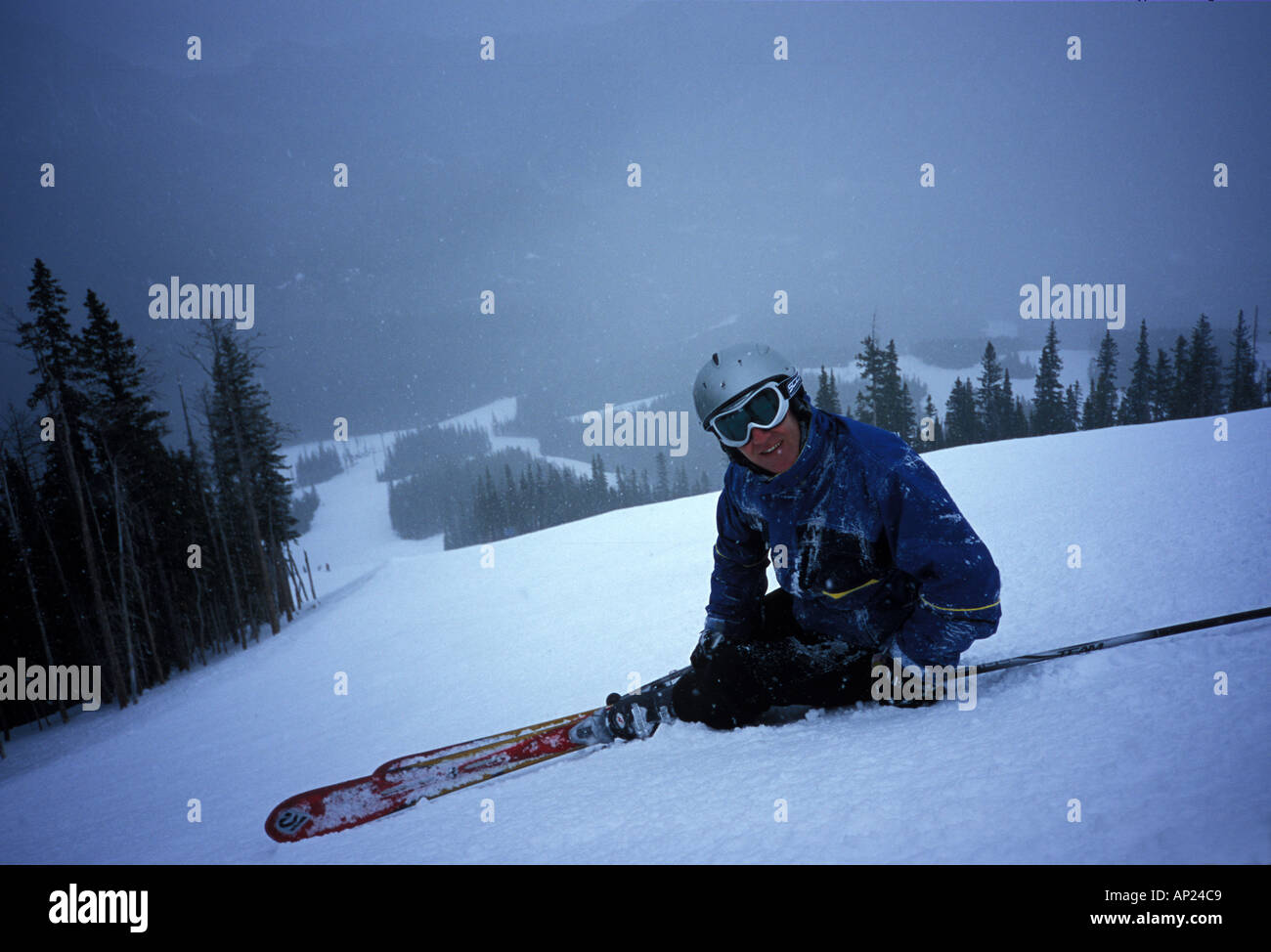Crashed skier hi-res stock photography and images - Alamy