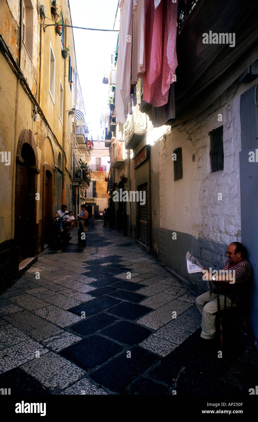 Backstreet scene in old town of Bari Southern Italy Stock Photo - Alamy