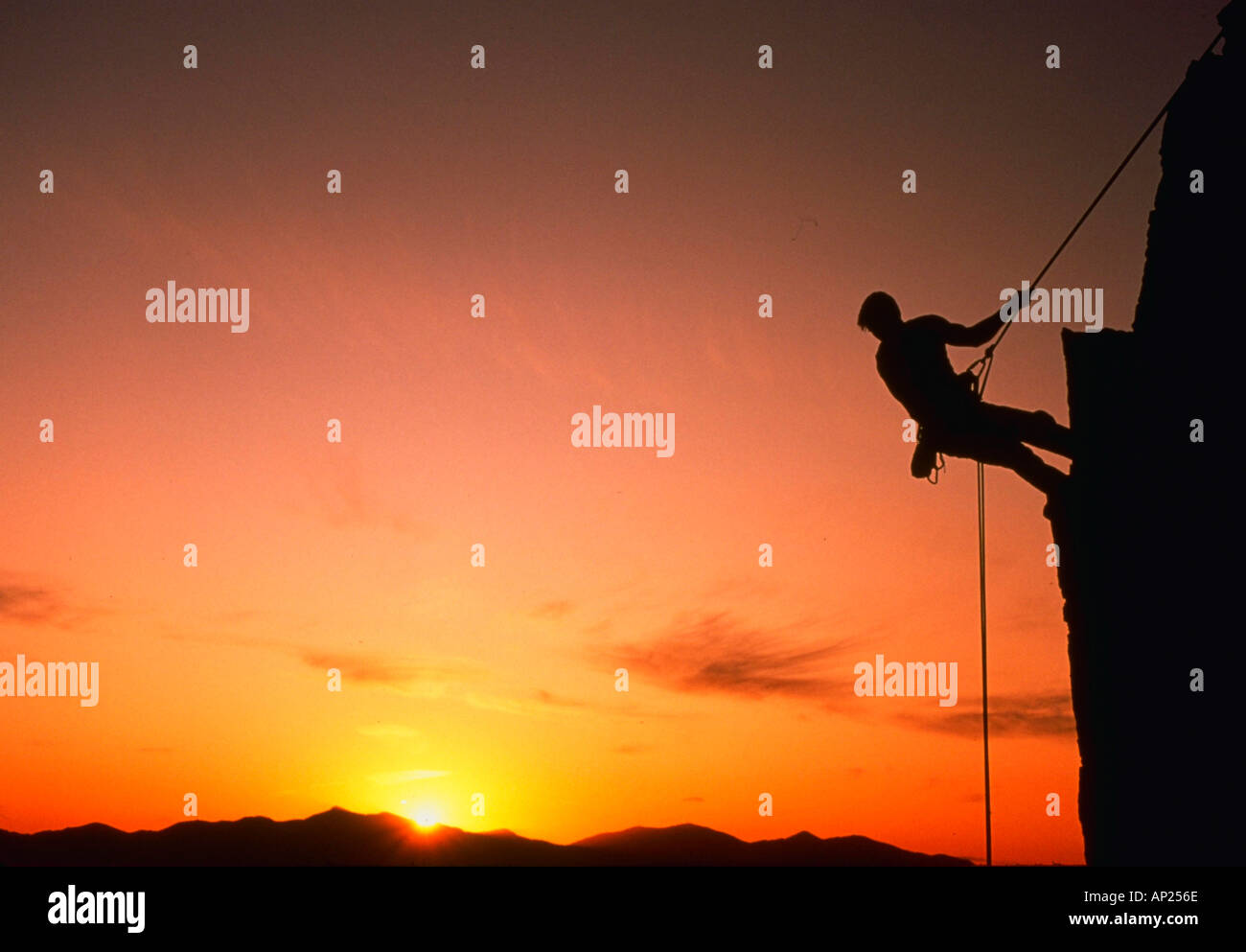 Rapelling silhouette hi-res stock photography and images - Alamy