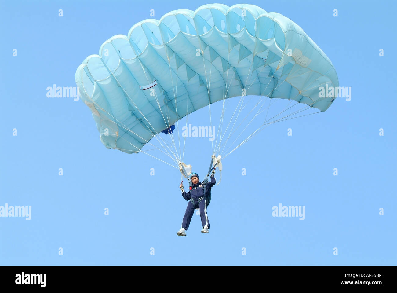 Female paratrooper hi-res stock photography and images - Alamy