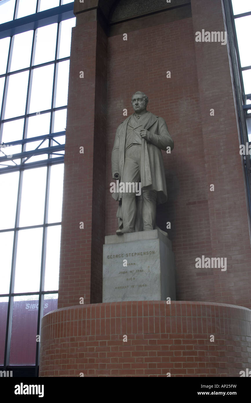 Statue of robert stephenson hi-res stock photography and images - Alamy