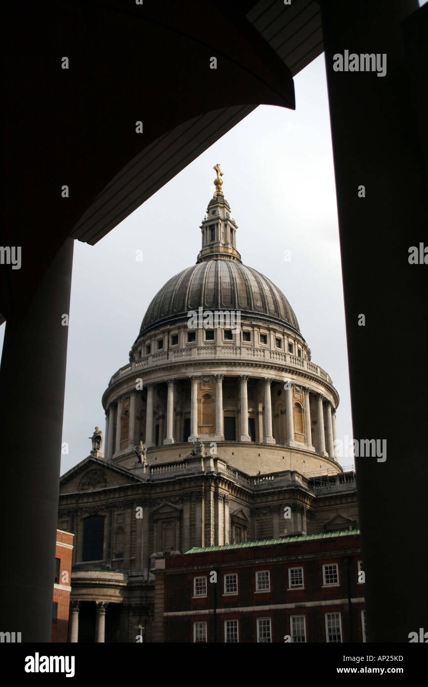 Unusual buildings london hi-res stock photography and images - Alamy