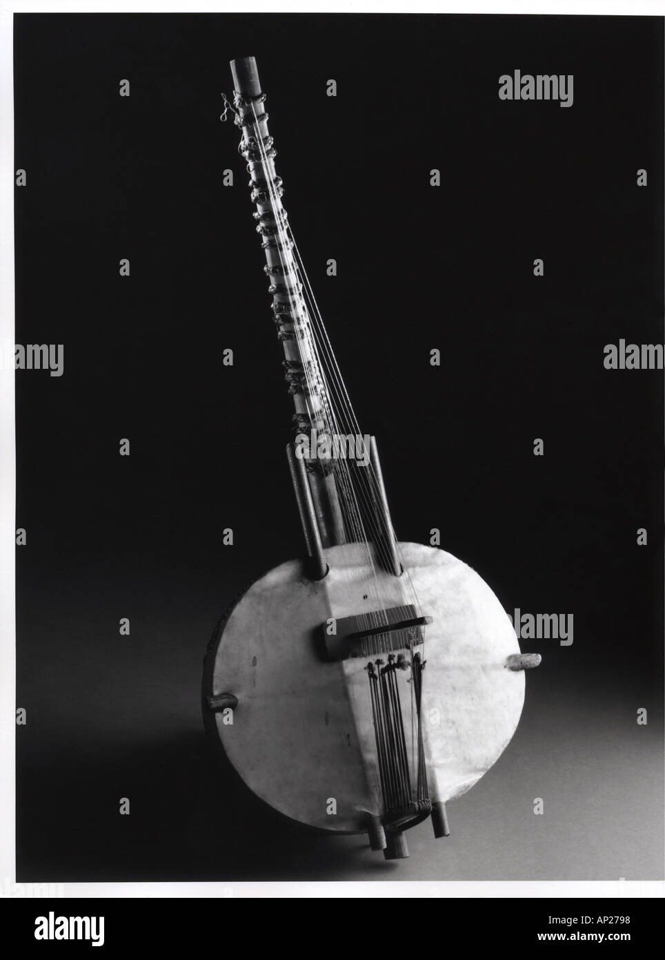 Kora instrument hi-res stock photography and images - Alamy