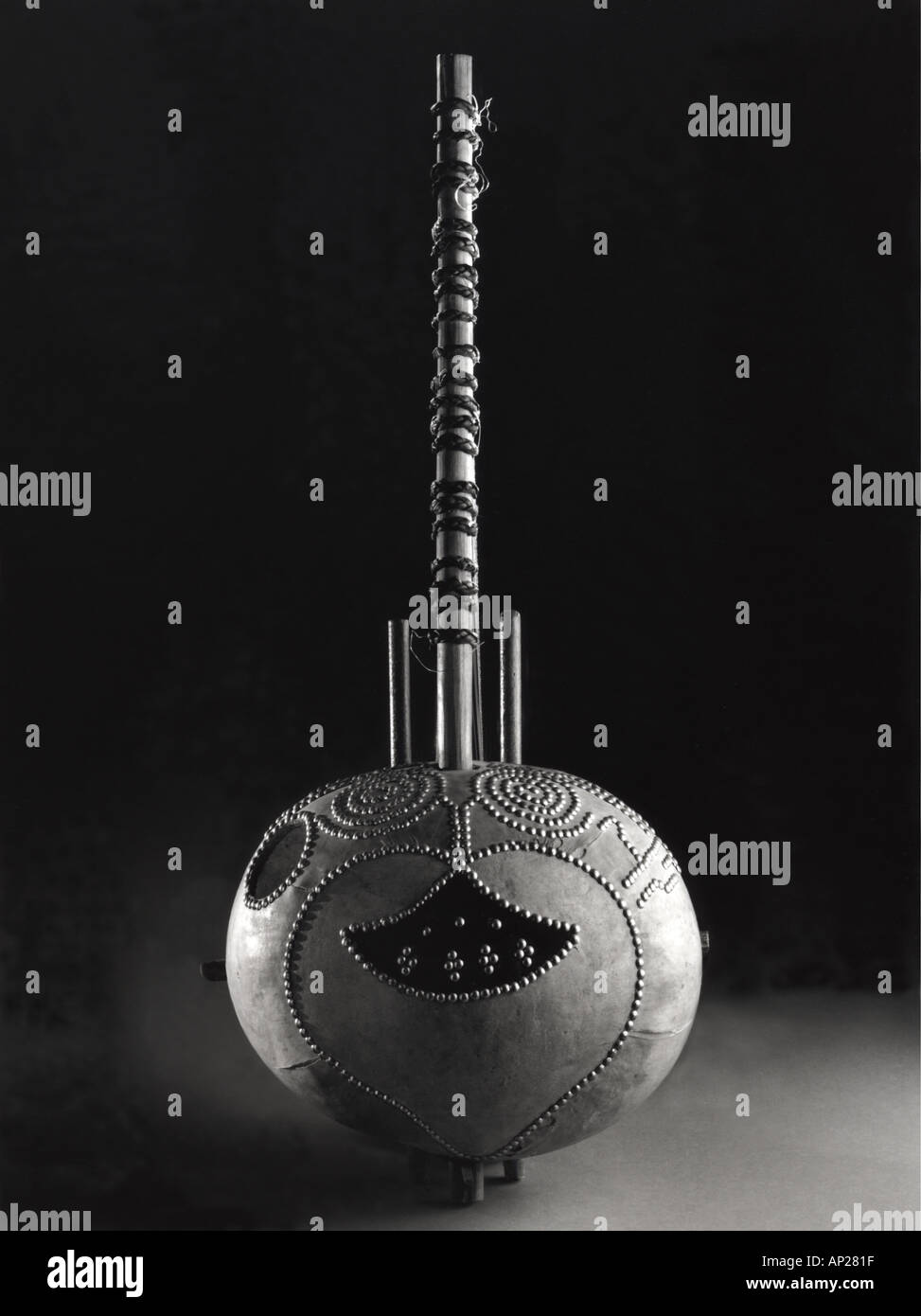 The kora stringed instrument hi-res stock photography and images - Alamy