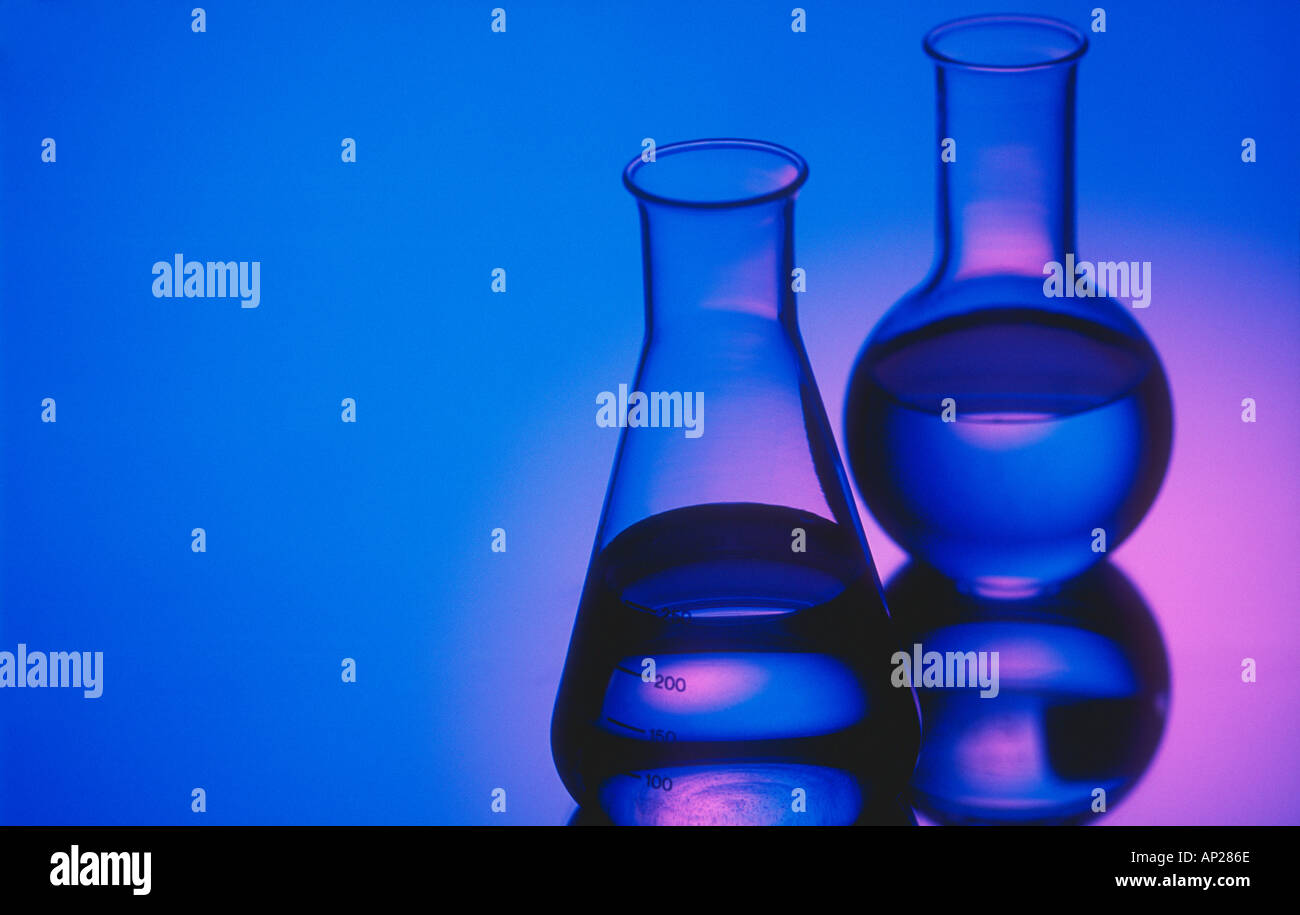 CHEMICAL BEAKERS AND FLASKS IN A LAB Stock Photo - Alamy