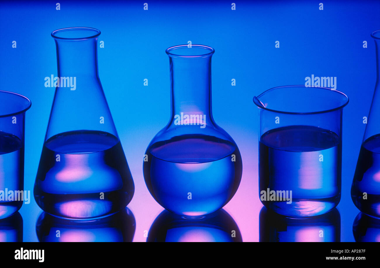 CHEMICAL BEAKERS AND FLASKS IN A LAB Stock Photo - Alamy
