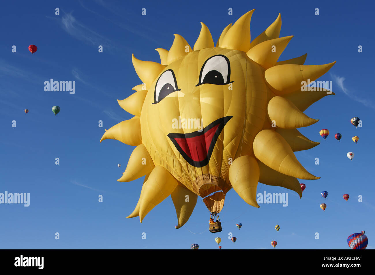 Hot air balloon takes off hi-res stock photography and images - Alamy