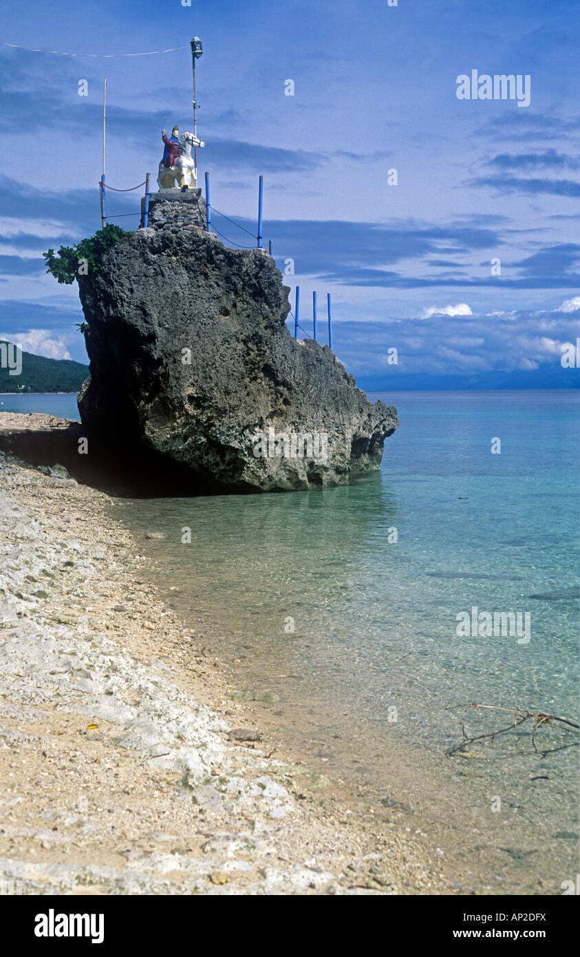 Statue at Tangka'an Beach, Southern Leyte Stock Photo - Alamy