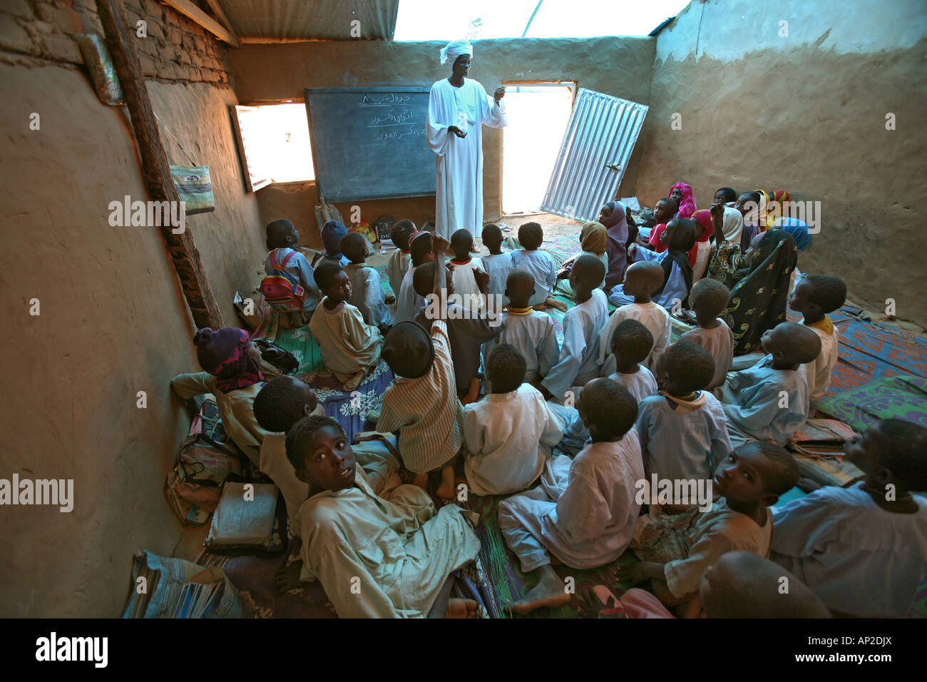 Primary school organised by UNHCR in Bahai refugee camp Sudanese ...