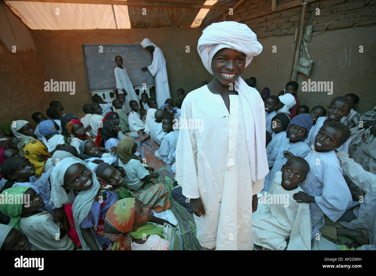 Unhcr pupil school children child classroom hi-res stock photography ...