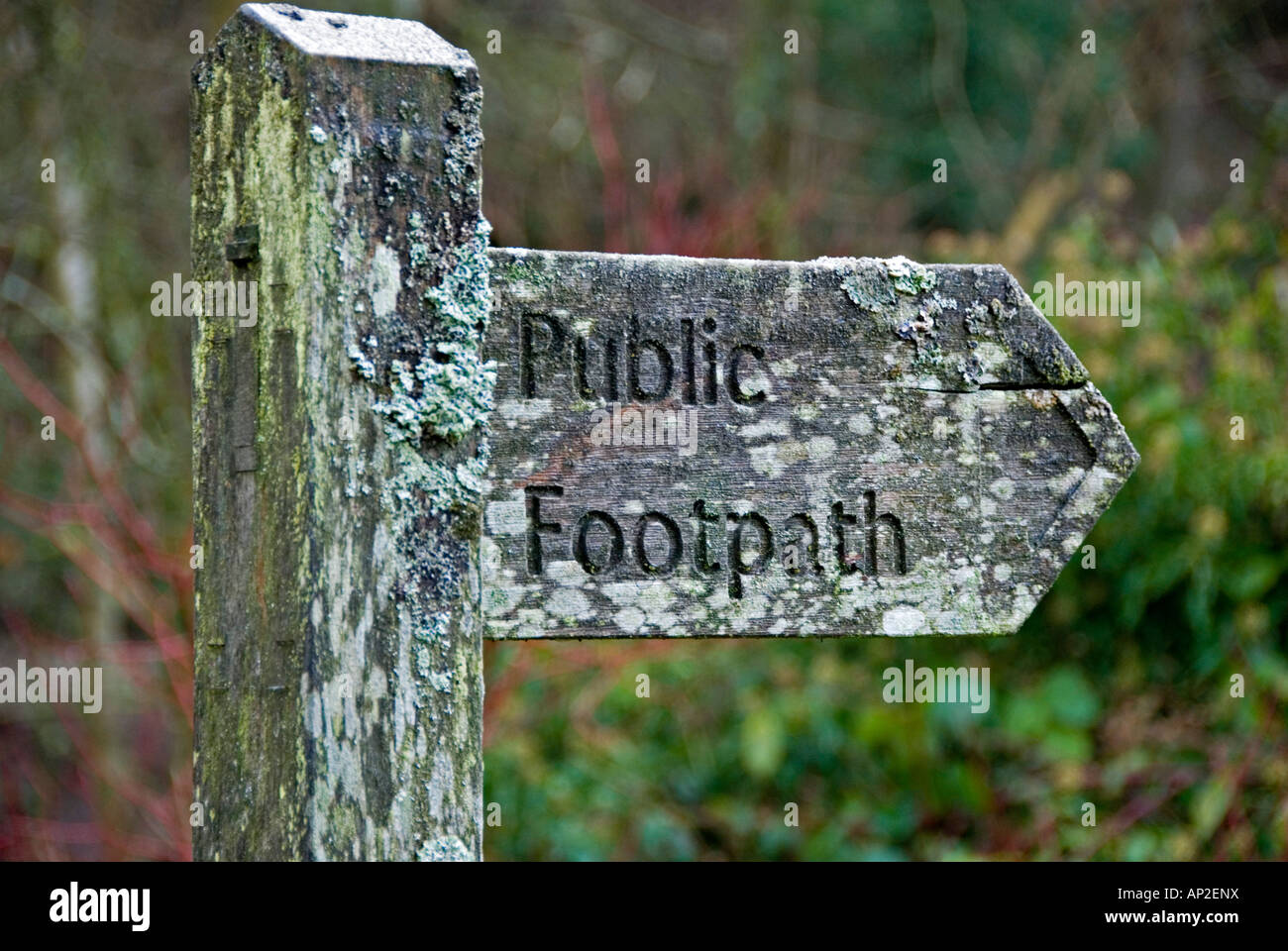Askham, Cumbria, UK. Wooden footpath sign Stock Photo - Alamy