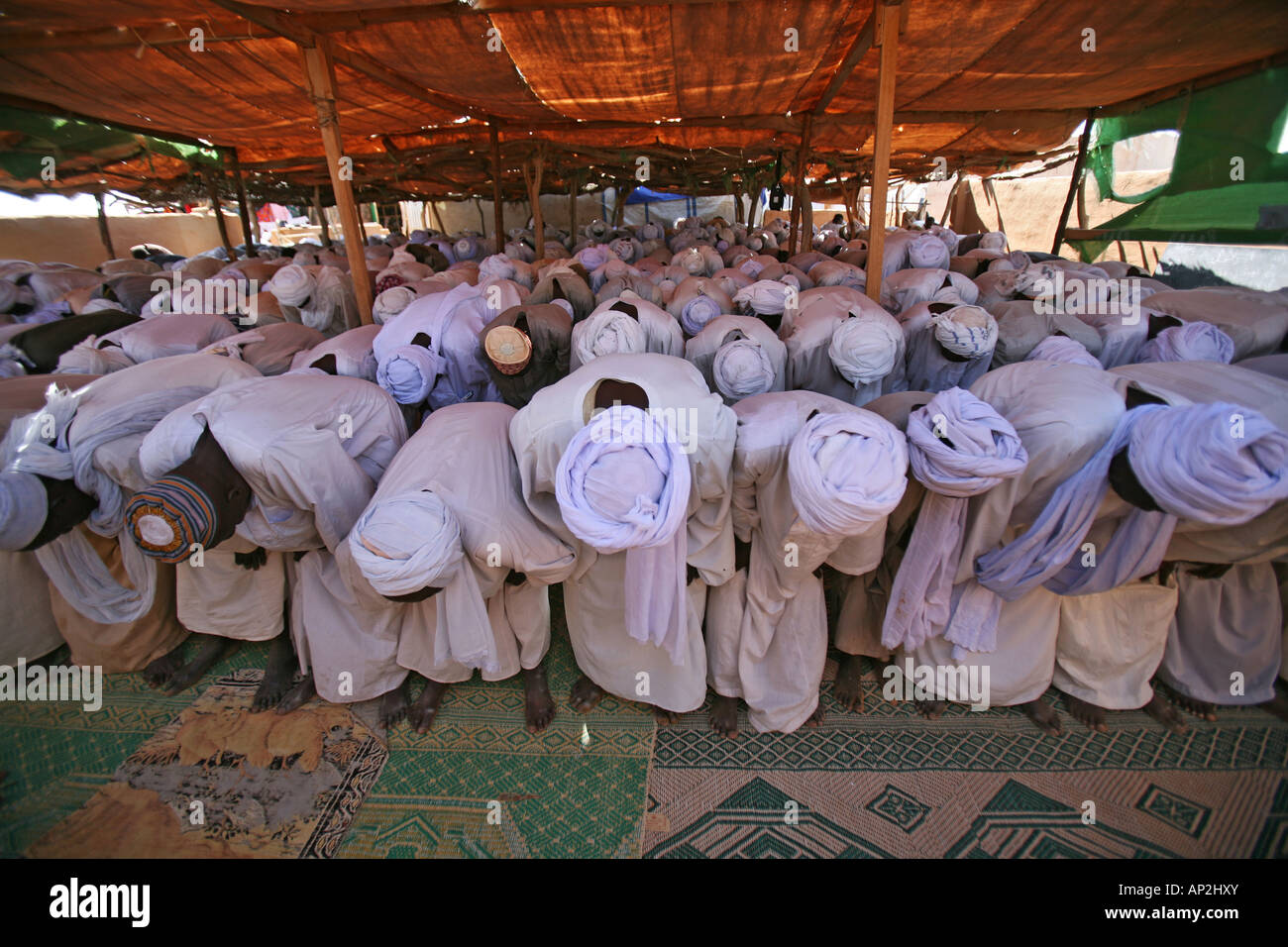 Mosque in Bahai refugee camp Stock Photo - Alamy