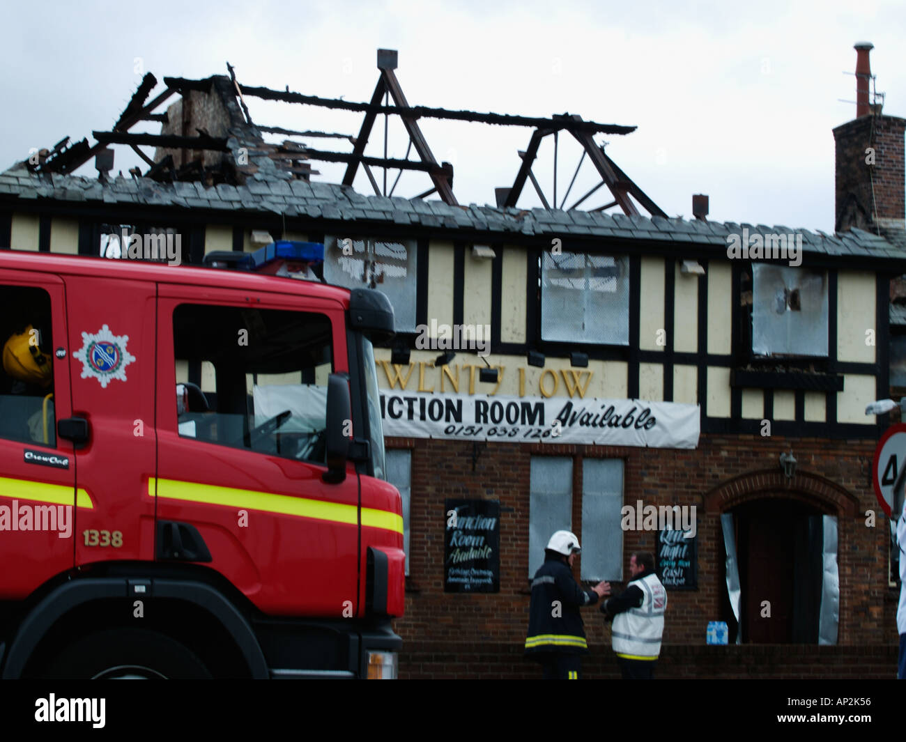 Burnt building hi-res stock photography and images - Alamy