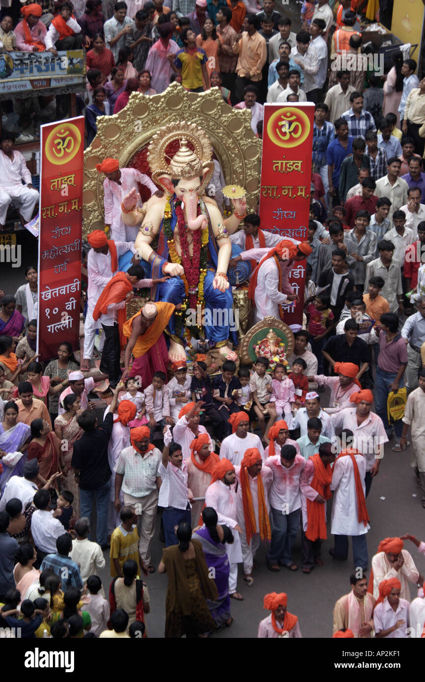 Ganesh Chaturthi Mumbai Crowd High Resolution Stock Photography and ...