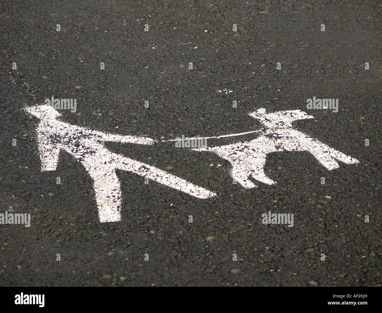 Pavement marking hi-res stock photography and images - Alamy